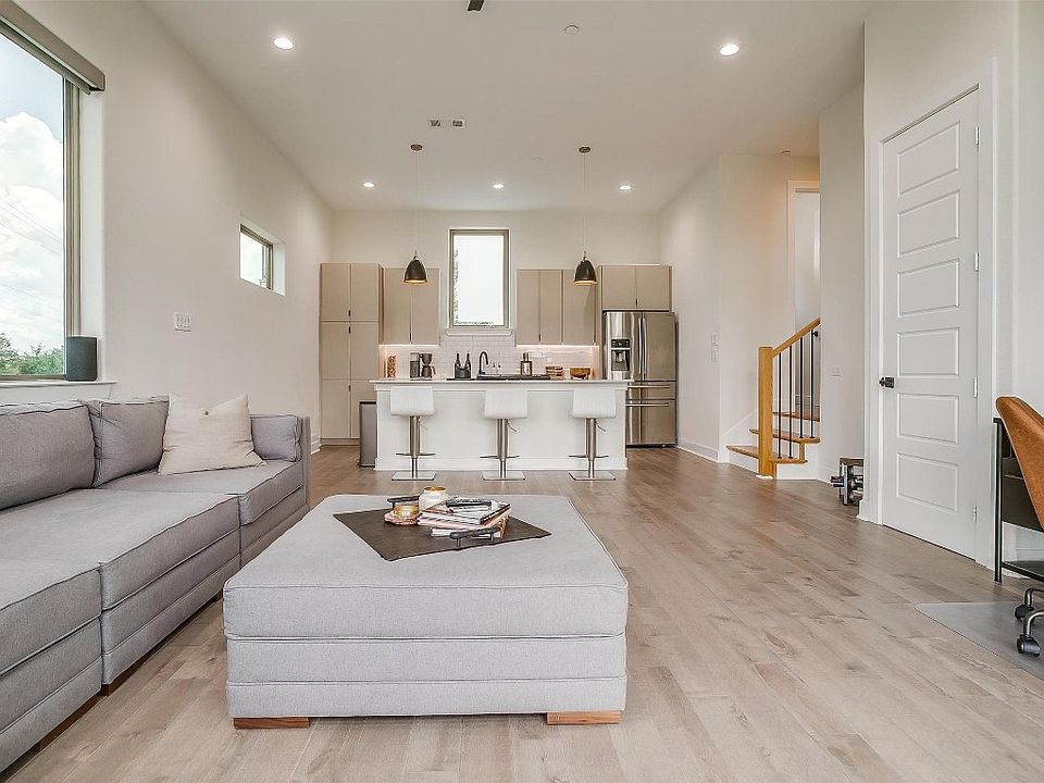 3231 Elihu St #101, Dallas, TX 75210 | MLS #20442377 | Zillow