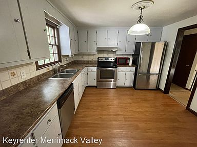 67 Wagon Wheel Rd, Dracut, MA 01826 | Zillow