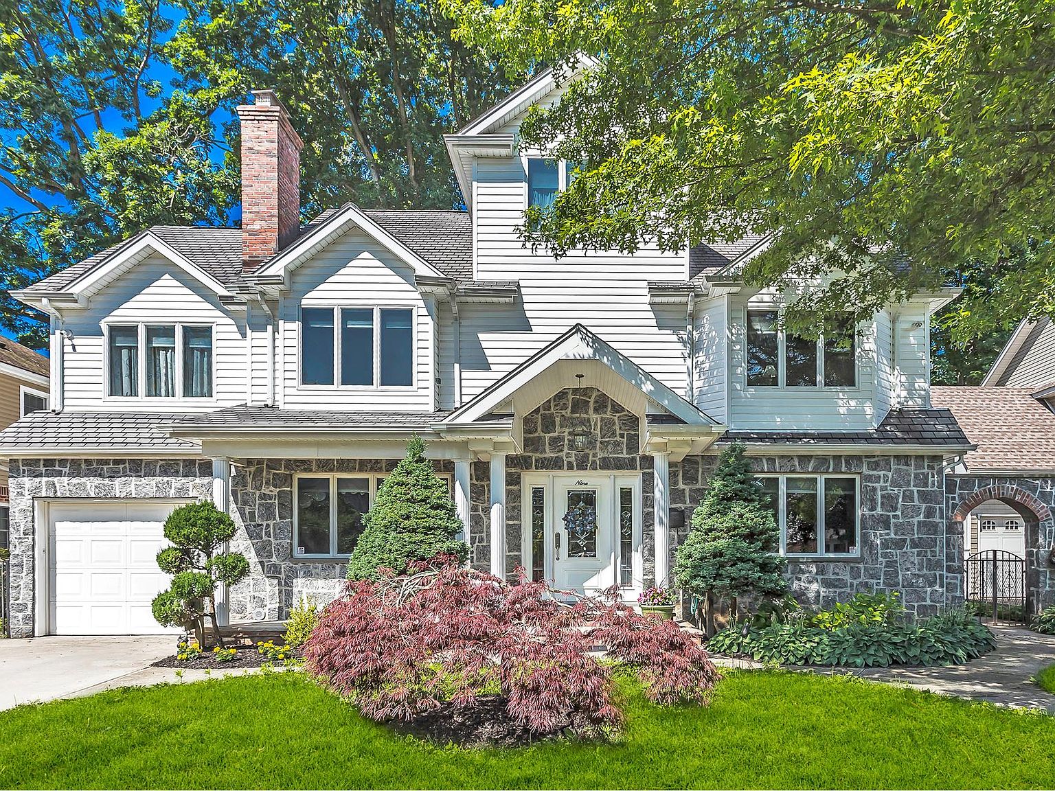 9 Willow Rd, New Hyde Park, NY 11040 | Zillow