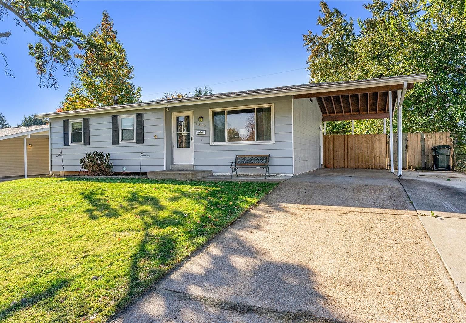 1840 Yaqui Dr, Florissant, MO 63031 | Zillow