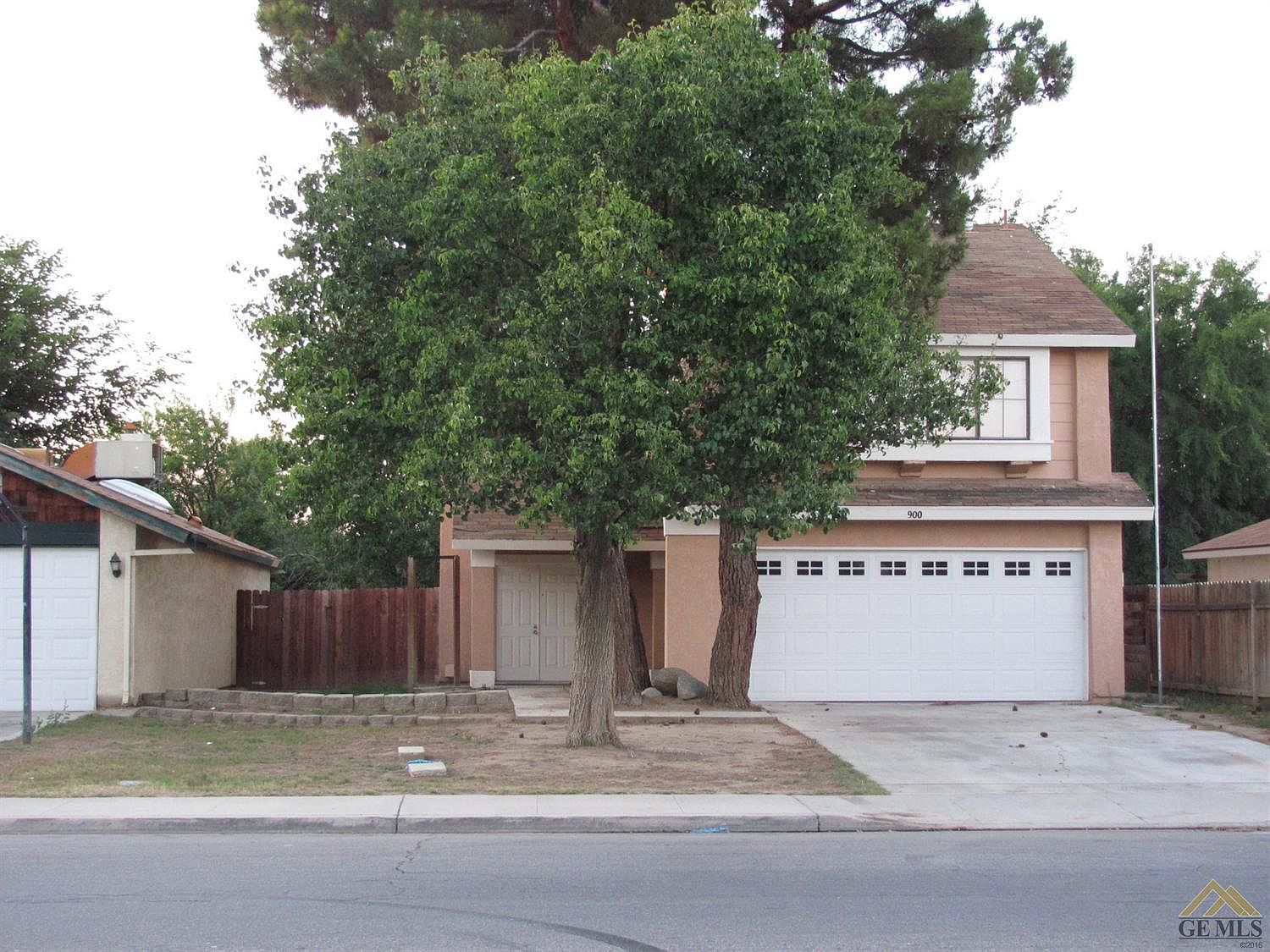 900 Fairview Rd, Bakersfield, CA 93307 | Zillow