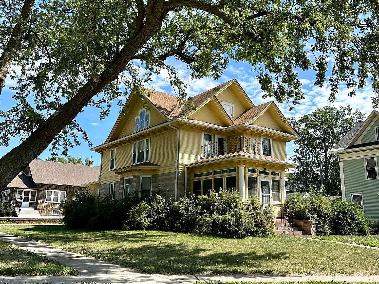 315 W Lakeshore Dr, Storm Lake, IA 50588 | Zillow