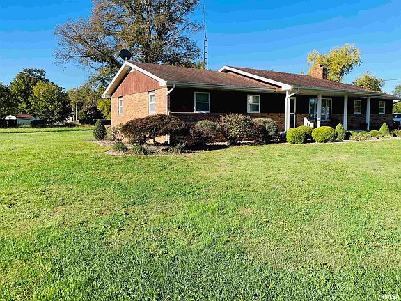 109 N Elm St, Patoka, IL 62875 | Zillow