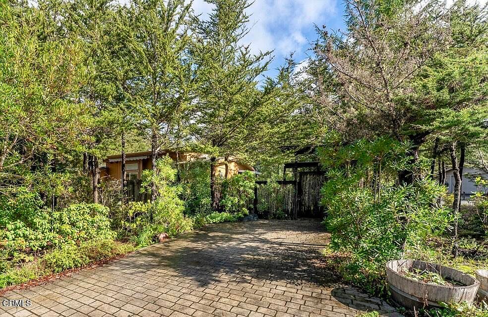 43300 Little River Airport Rd SPACE 135, Little River, CA 95456 | Zillow