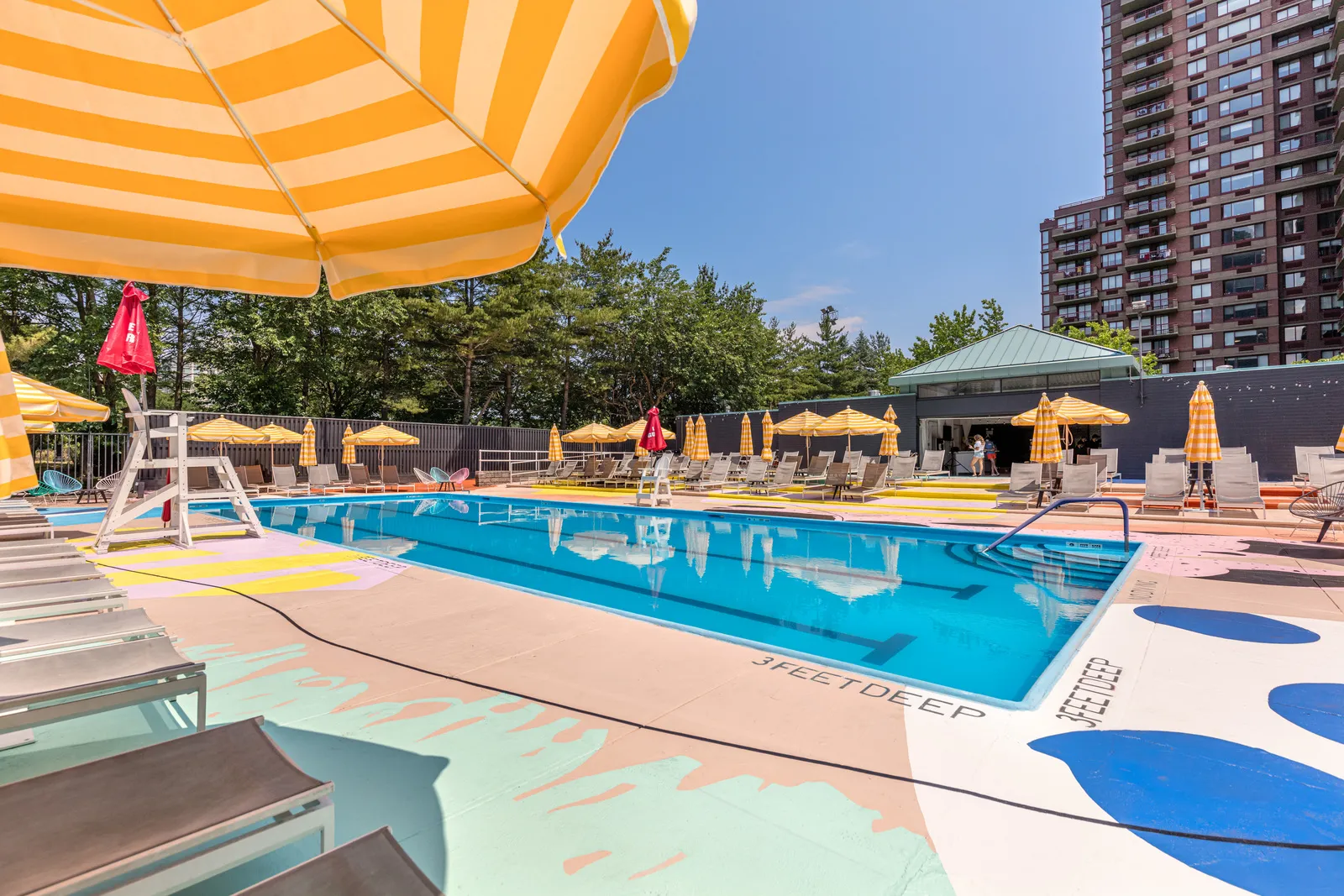 Manhattan Park at 10 River Road in Roosevelt Island : Sales, Rentals ...
