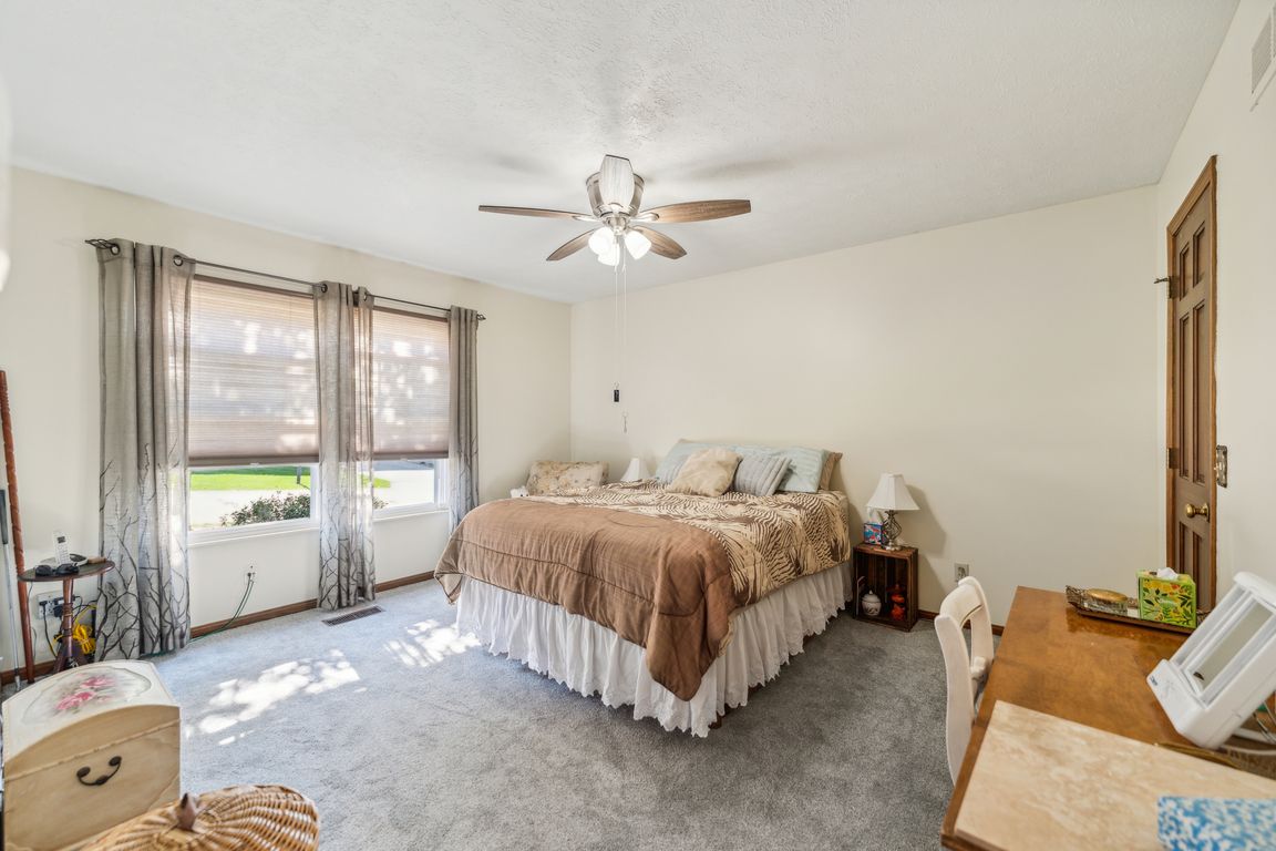 14515 Cross Creek Ln, North Royalton, OH 44133 | Zillow