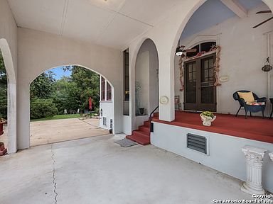345 E Travis St, La Grange, TX 78945 | Zillow