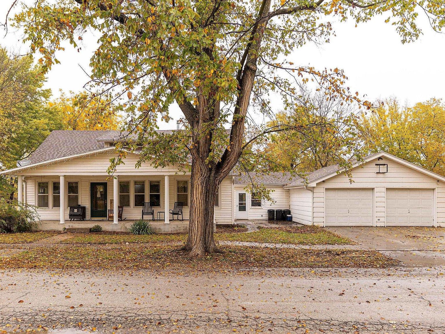 331 W 7th St, Emmett, KS 66422 | Zillow