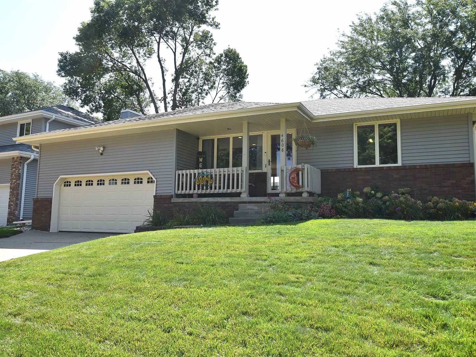 4608 Clinton Ct, Sioux City, IA 51106 | Zillow