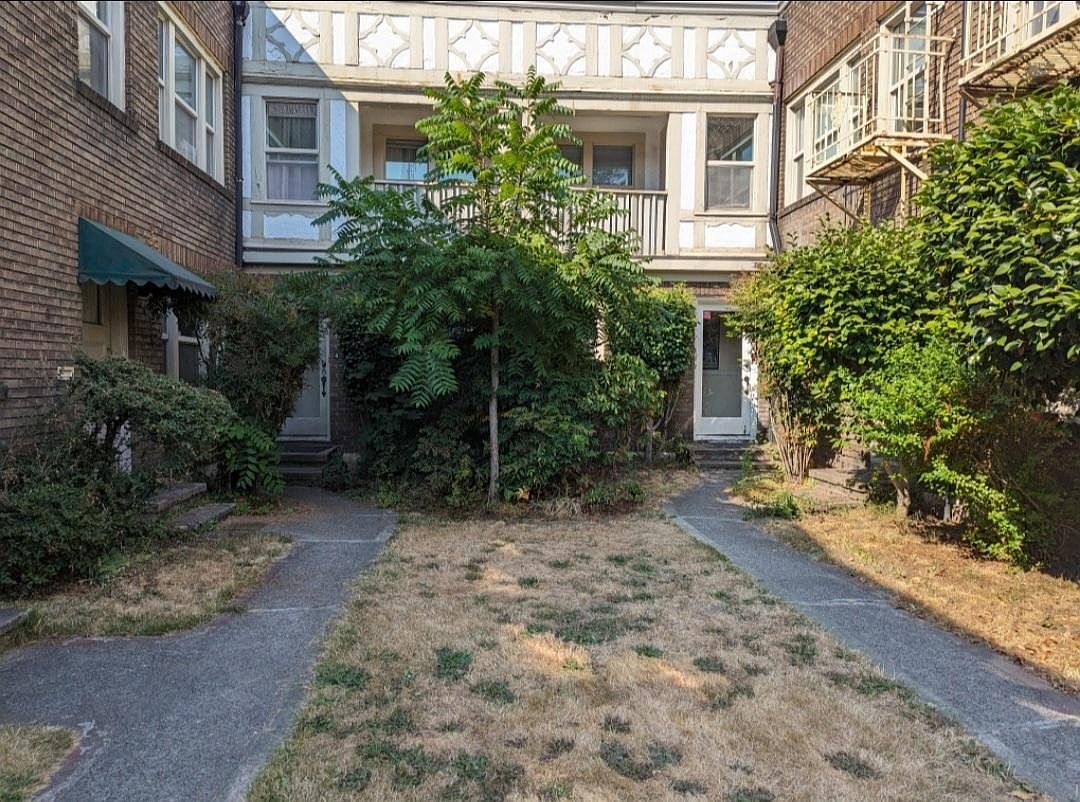 1820 E Thomas St #3, Seattle, WA 98112 | Zillow