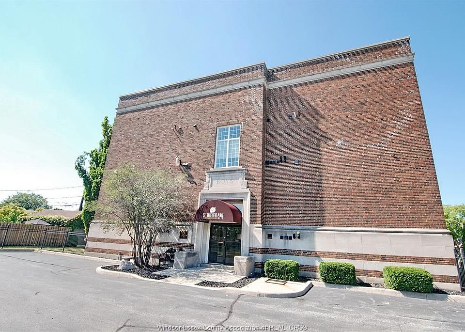 647 Irvine Ave #301, Windsor, ON N8X 2T4 | Zillow