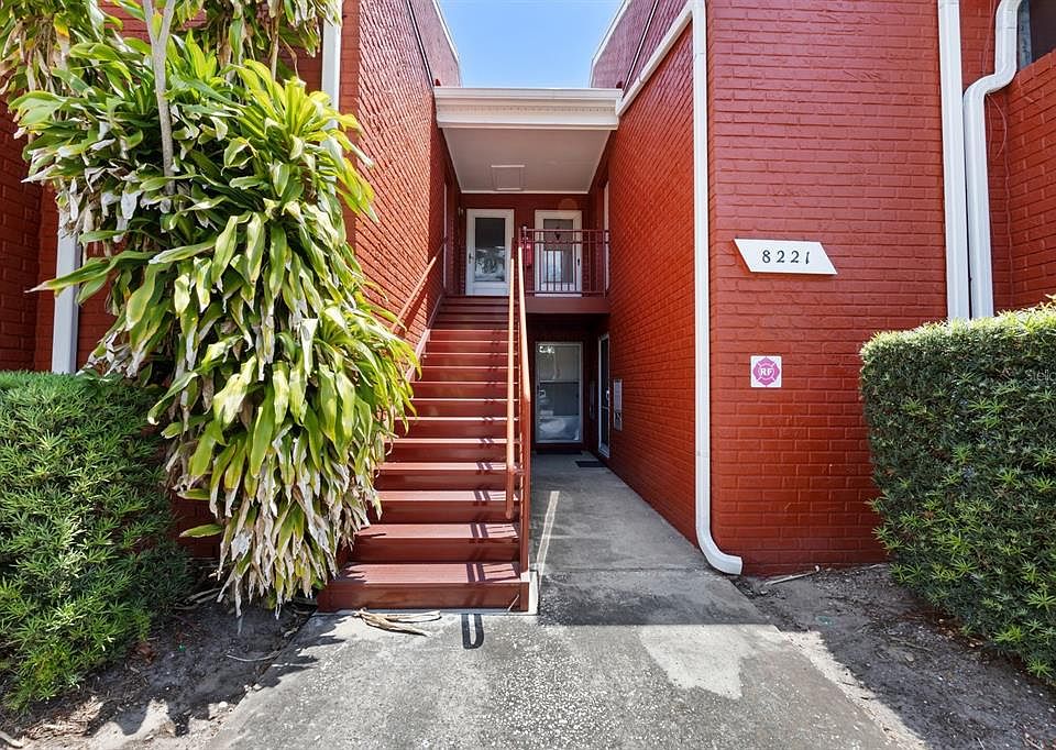 8221 12th Way N Saint Petersburg FL | Zillow