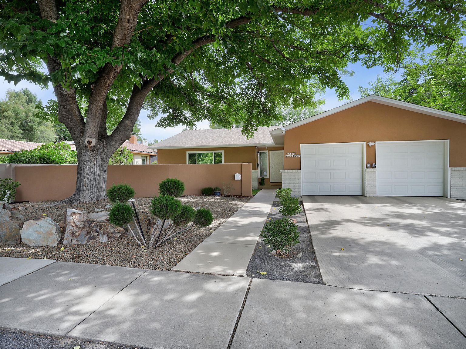 1401 Kit Carson Ave SW, Albuquerque, NM 87104 | Zillow