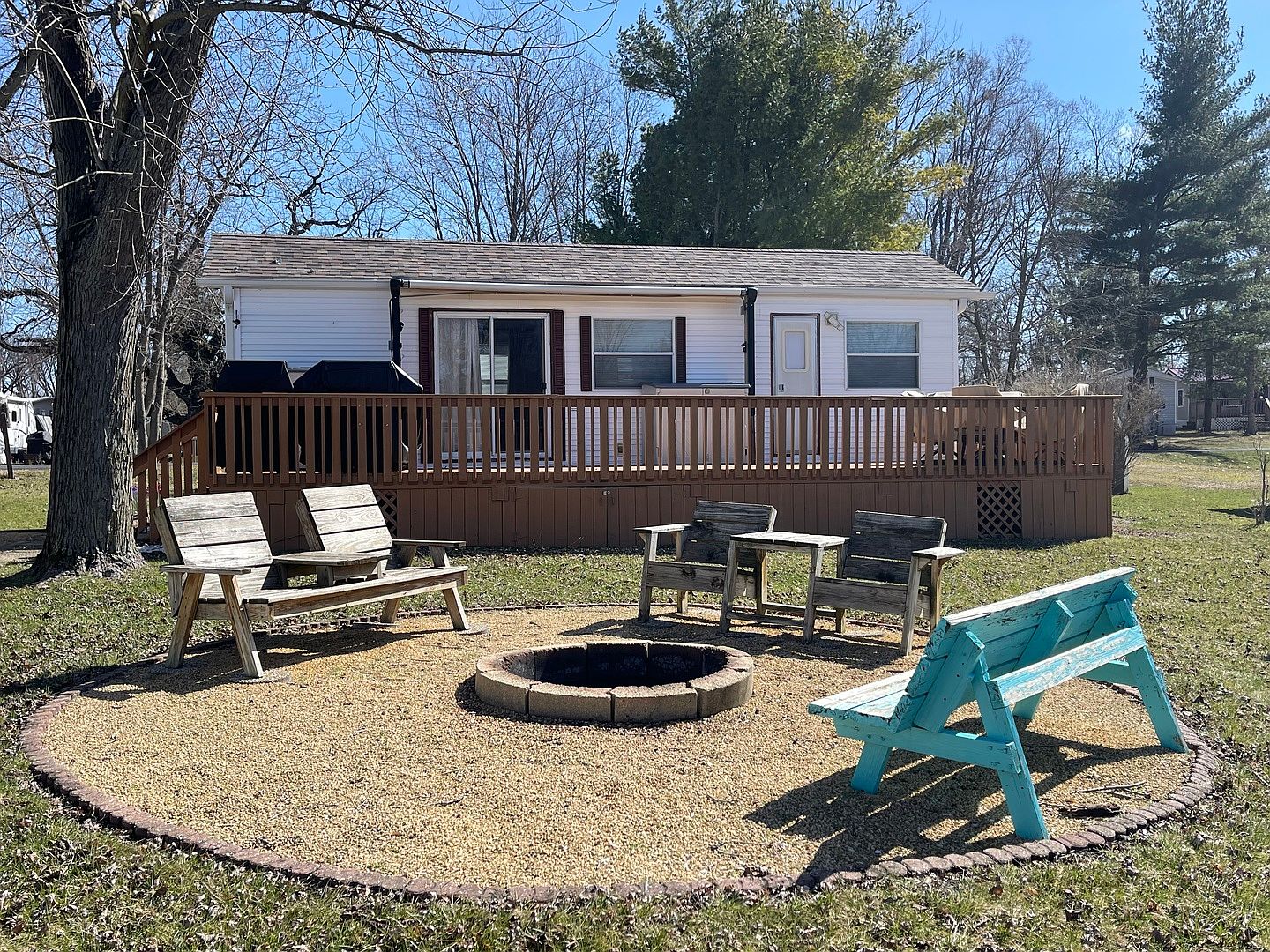 23-46 Woodhaven Lakes St, Sublette, IL 61367 | Zillow