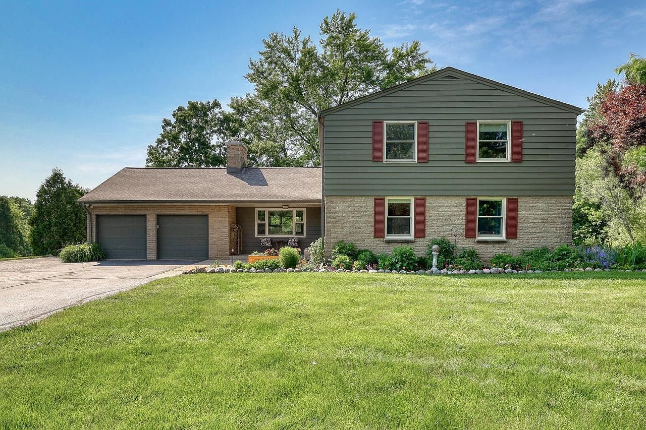 3365 Cardinal DRIVE, Brookfield, WI 53005 | Zillow