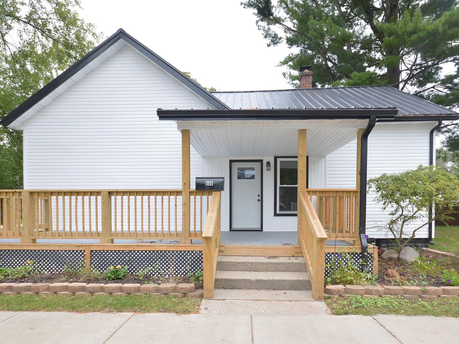 606 Indiana St, Walkerton, IN 46574 | Zillow