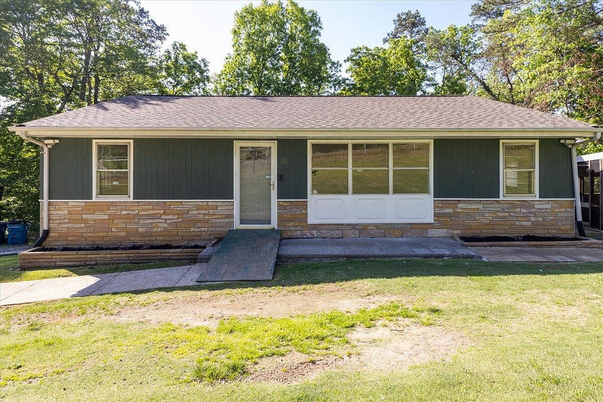 208 Longview Dr, Rossville, GA 30741 | Zillow