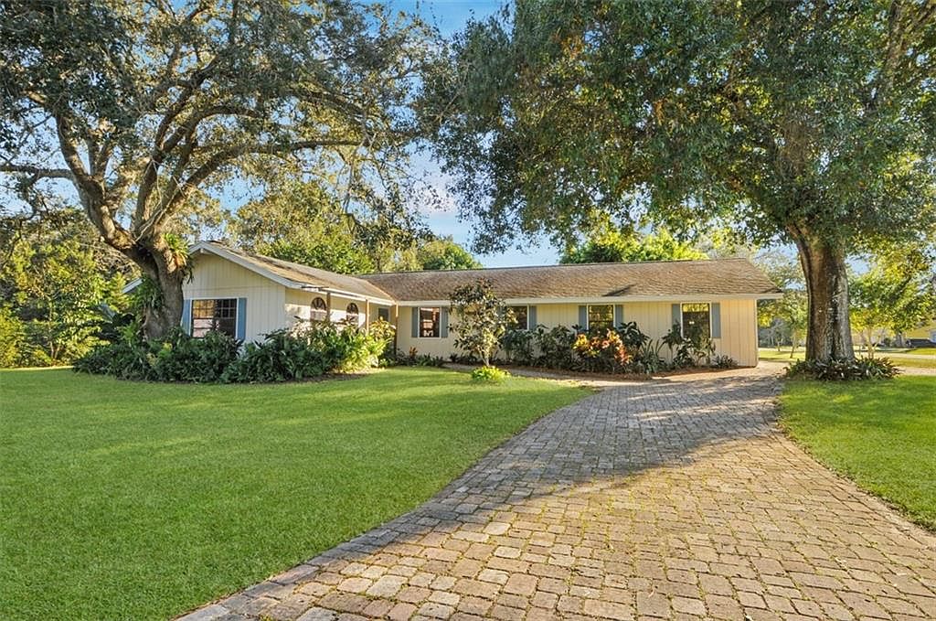 3329 10th St SW, Vero Beach, FL 32968 | Zillow