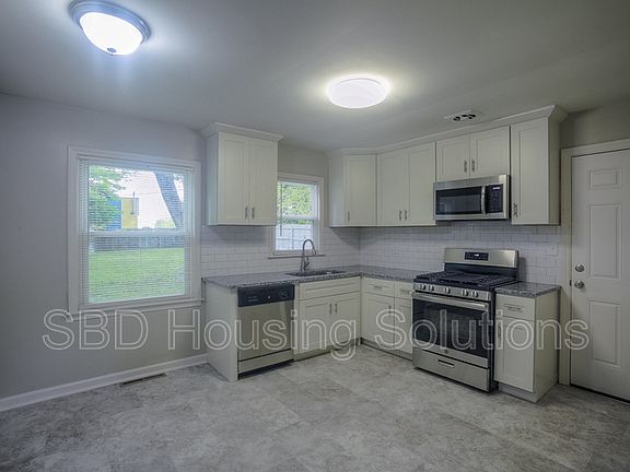 6806 E 96th Ter, Kansas City, MO 64134 | Zillow