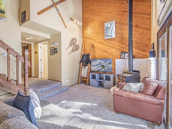 689 Butte Ave, Big Bear City, CA 92314 | MLS #32401205 | Zillow
