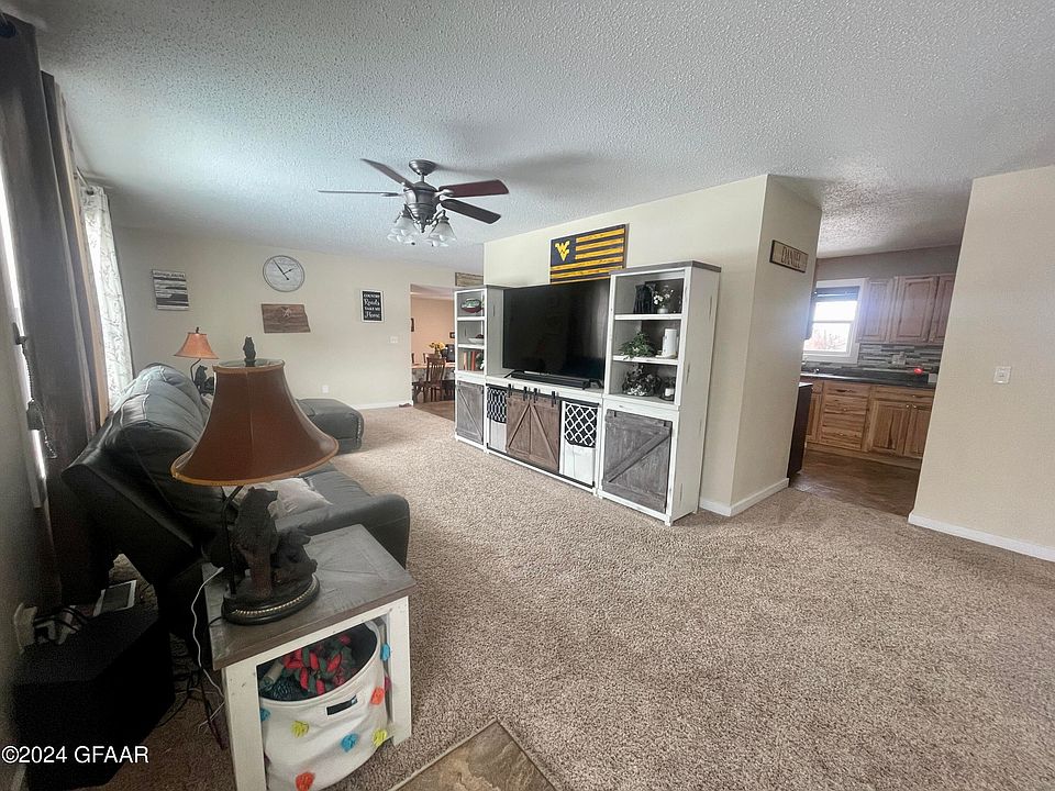301 6th St, Emerado, ND 58228 | Zillow