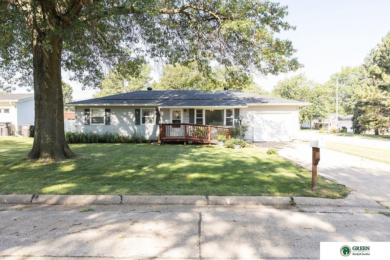 421 N Michigan Ave, York, NE 68467 | Zillow