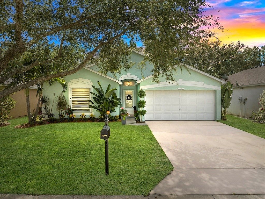 1007 E 13th Sq, Vero Beach, FL 32960 | Zillow