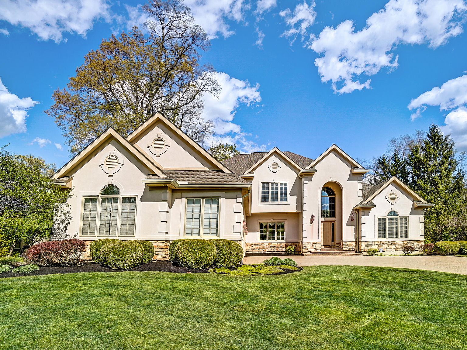 7232 Meeker Creek Rd, Dayton, OH 45414 | Zillow