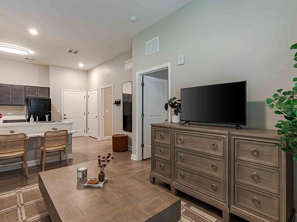 Crossing Pointe Senior Apartments - 7422 Red Oak Rd Union City GA (2 ...