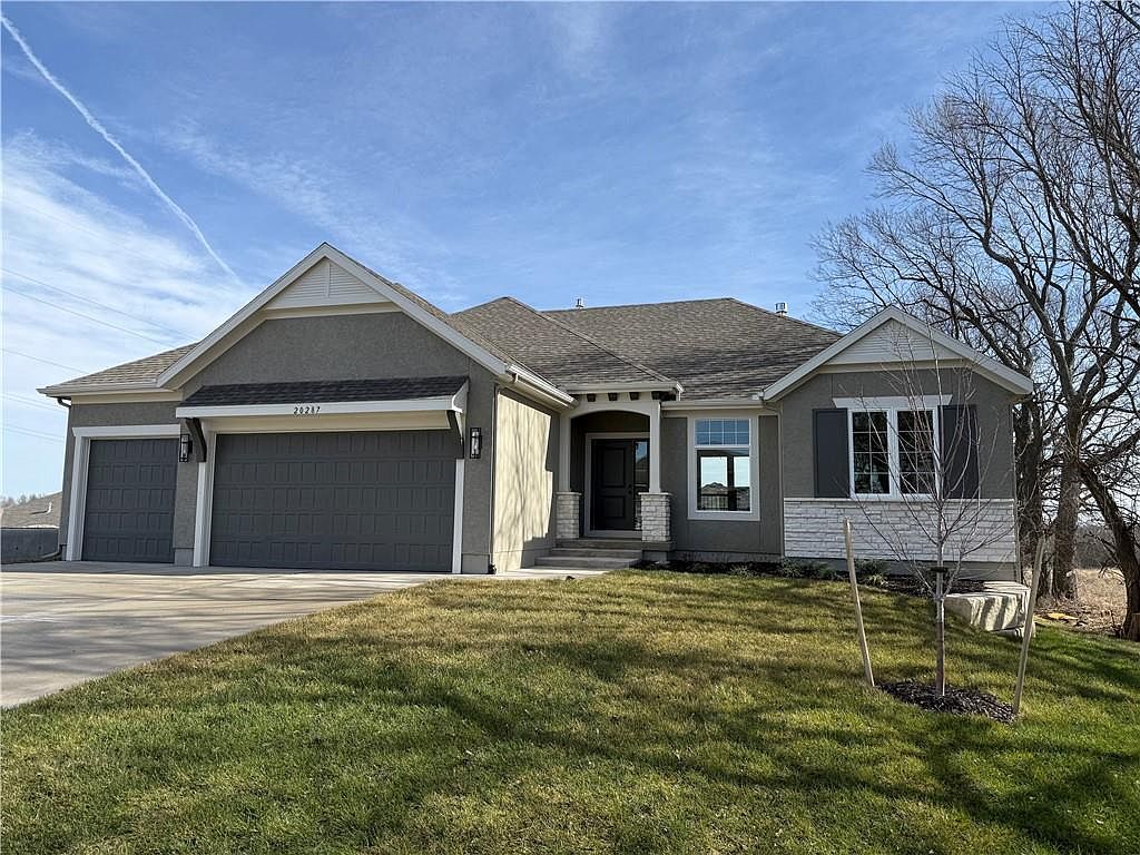 20287 Barker St, Spring Hill, KS 66083 | Zillow