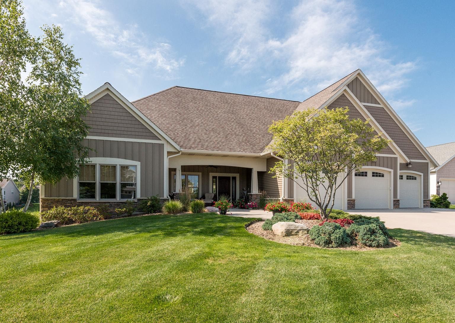 3098 Twin Lakes Dr, Jenison, MI 49428 | Zillow