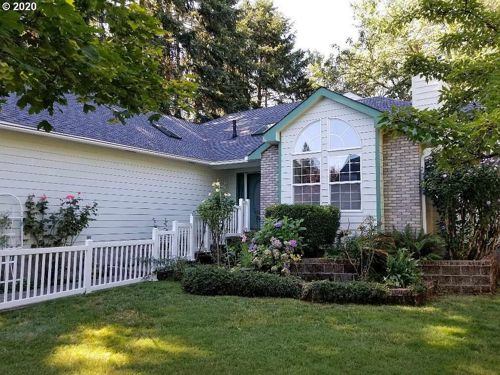 1839 NW Riverview Dr, Roseburg, OR 97471 | Zillow