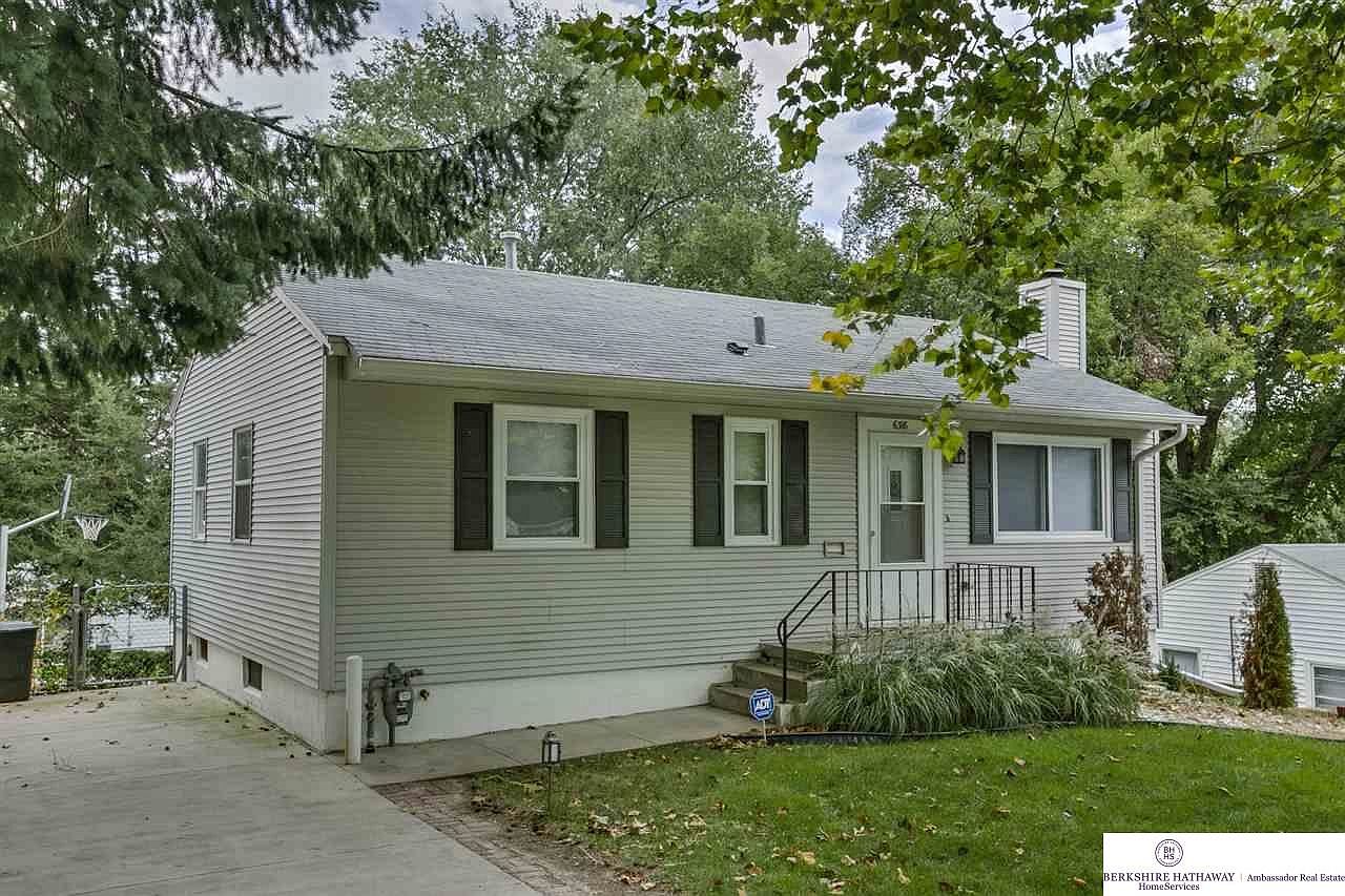 6318 Manderson St, Omaha, NE 68104 | Zillow