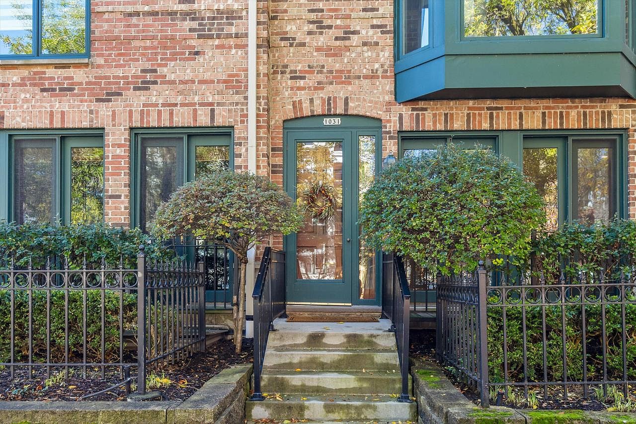 1031 East Lyon STREET, Milwaukee, WI 53202 | Zillow