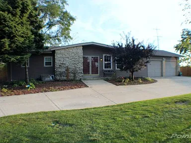 1621 Walter Ave Racine, WI, 53403 - Apartments for Rent | Zillow