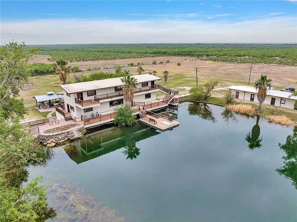 7193 Fm 65, Crystal City, TX 78839 | MLS #440717 | Zillow