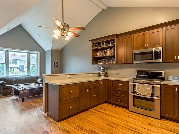 45 Mallory Ct, Cranston, RI 02910 | Zillow