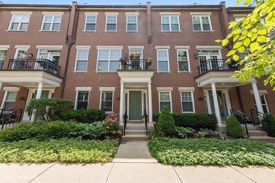 210 W Scott St APT E, Chicago, IL 60610 | Zillow