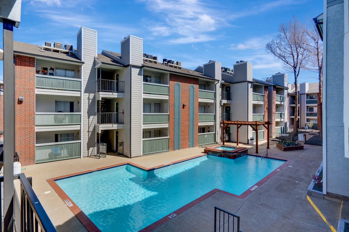 Centerpoint Apartments - 2626 Frankford Rd Dallas TX | Zillow