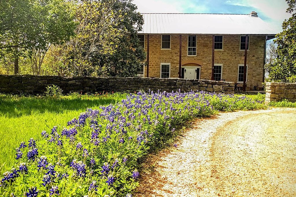 426 Ranch Road 962 E, Round Mountain, TX 78663 | Zillow