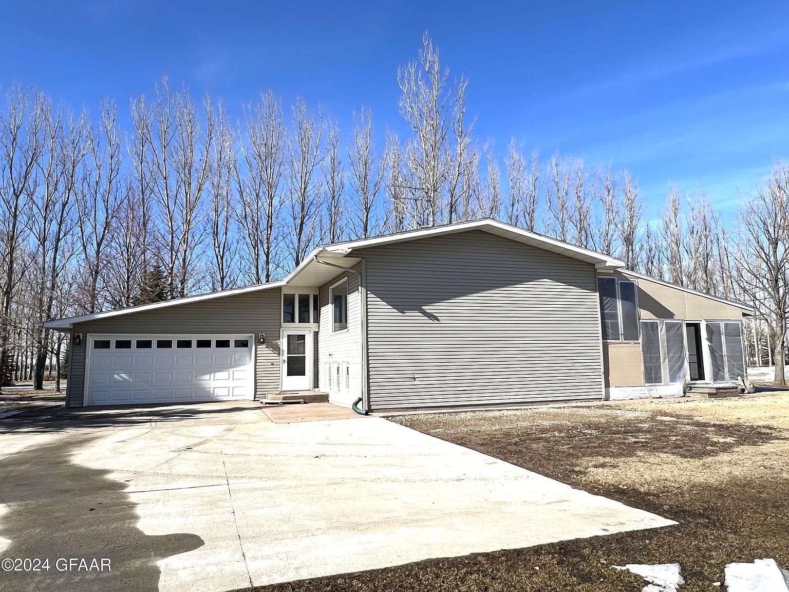 792 5th Ave NE, Thompson, ND 58278 | Zillow
