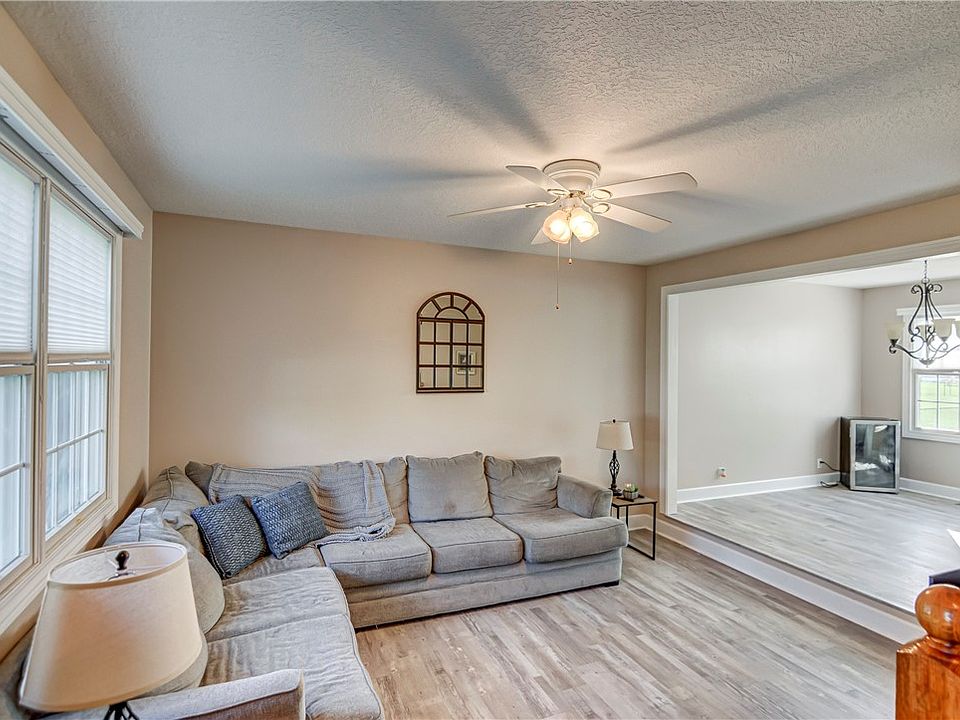 2625 Jennifer Dr, Decatur, IL 62521 | Zillow