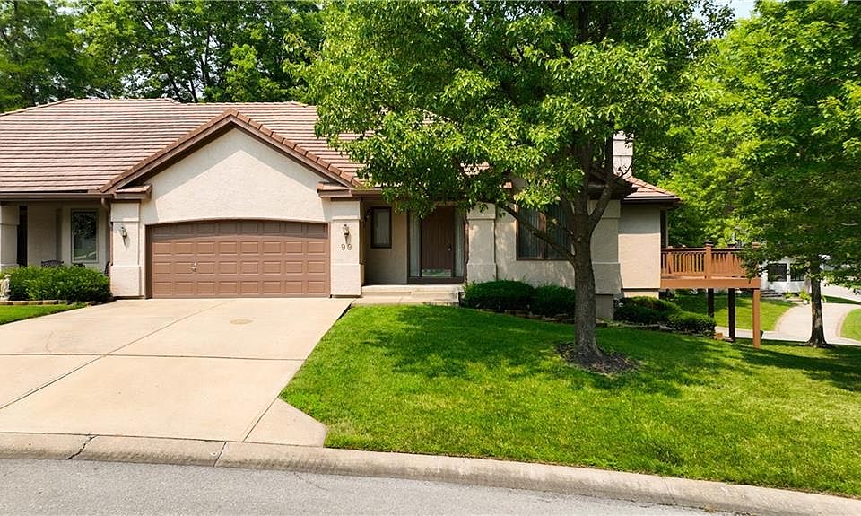99 The Woodlands, Kansas City, MO 64119 | Zillow