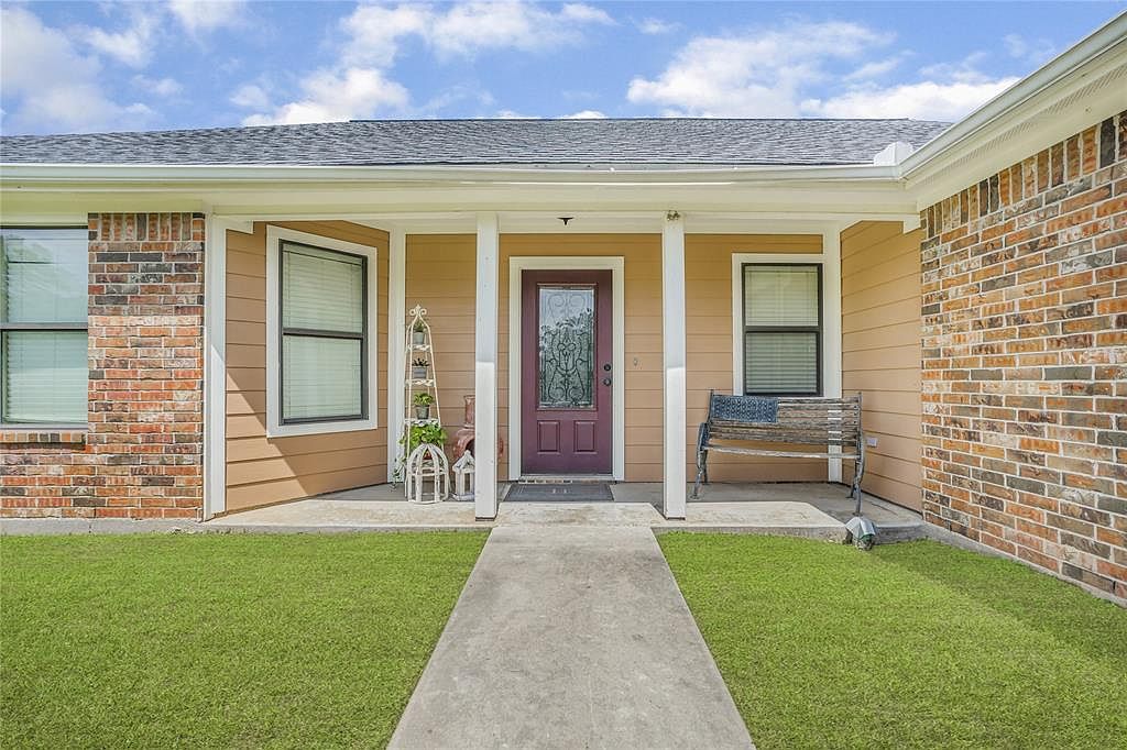 112 Wild Phlox Dr, Bellville, TX 77418 | MLS #11965382 | Zillow