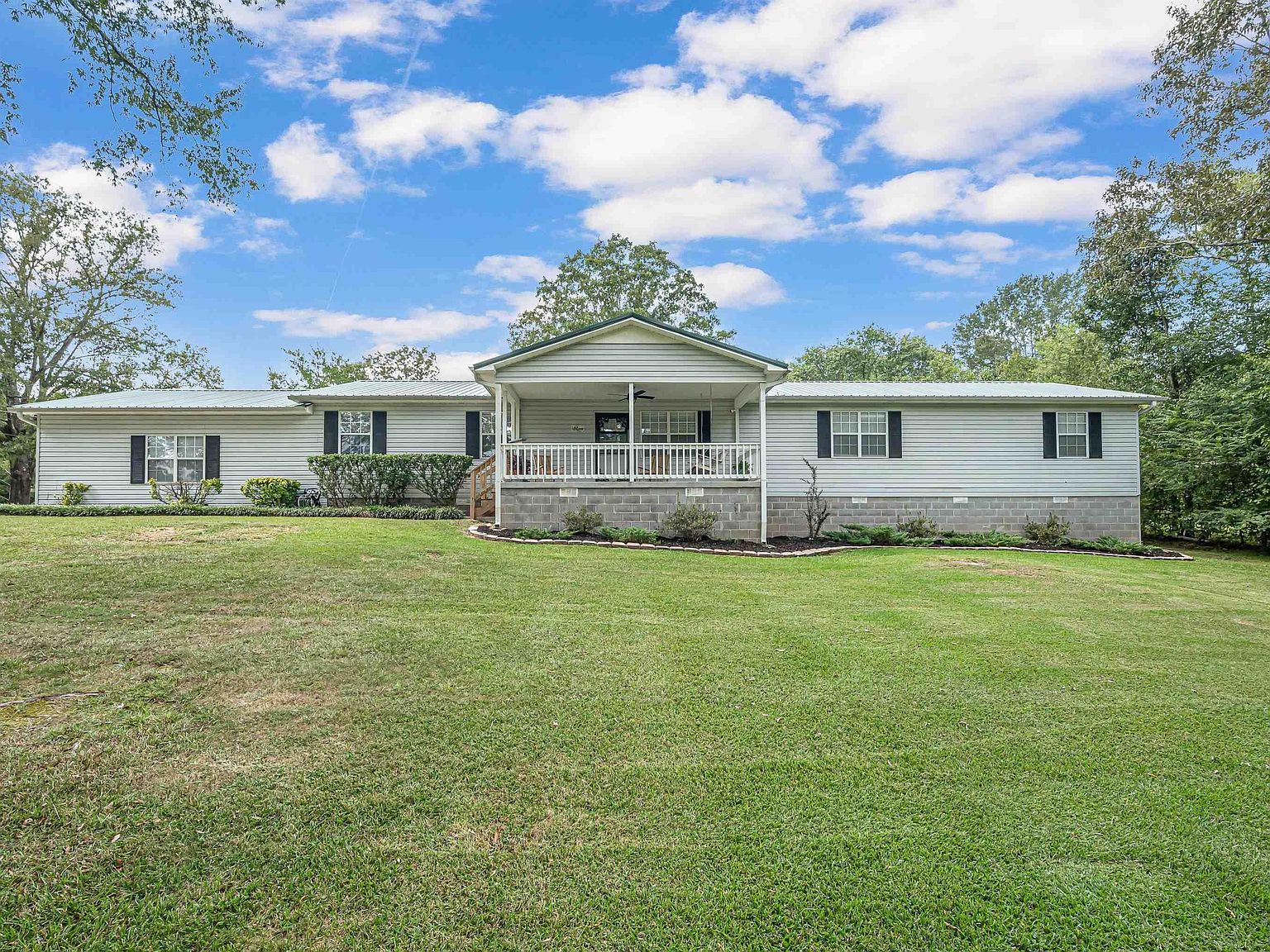 359 Sunrise Cir, Pell City, AL 35125 | MLS #21365331 | Zillow