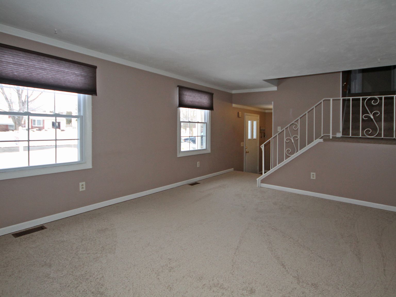 5 Tarrycrest Ln, Rochester, NY 14606 | Zillow