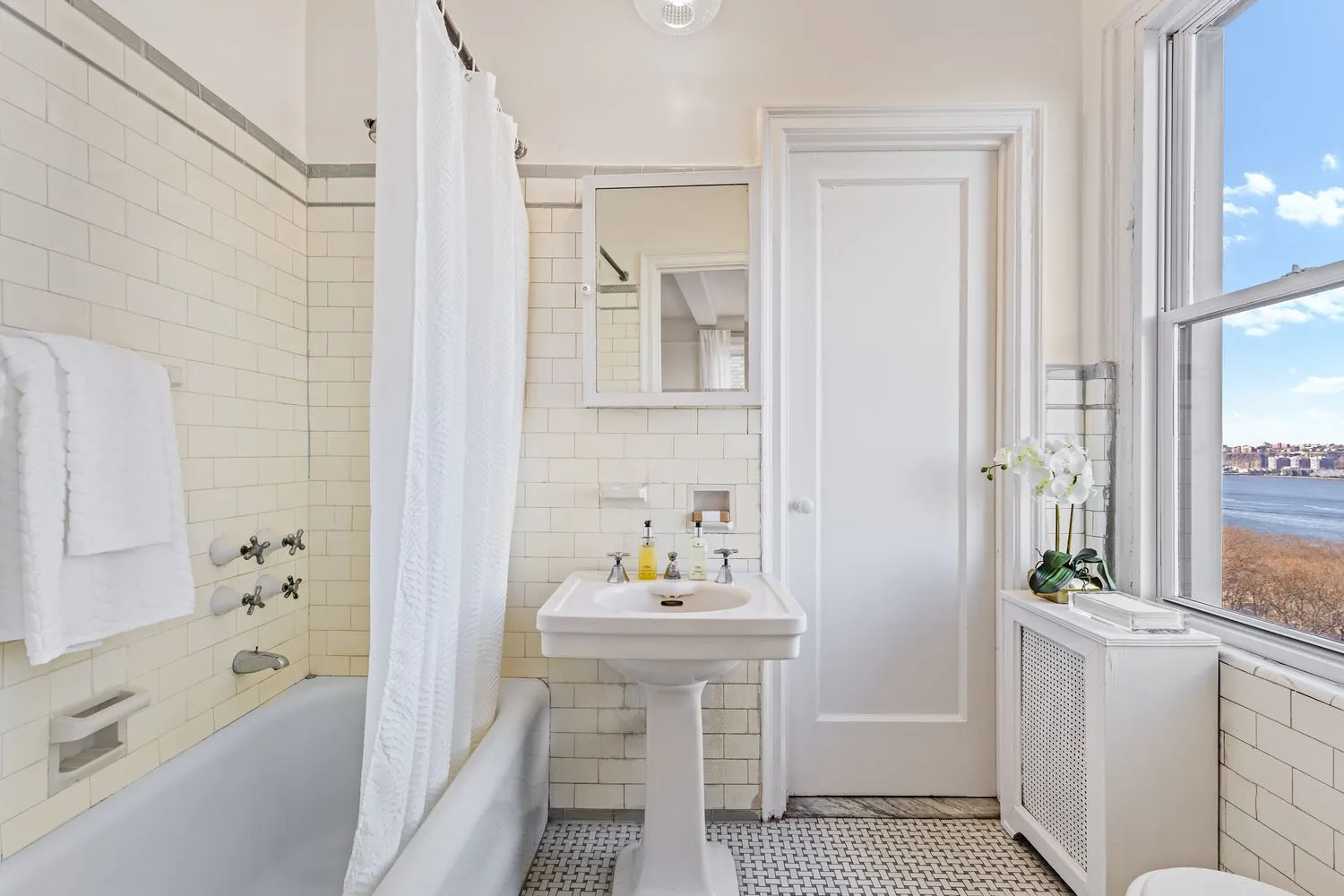 320 Riverside Drive #10G in Upper West Side, Manhattan | StreetEasy