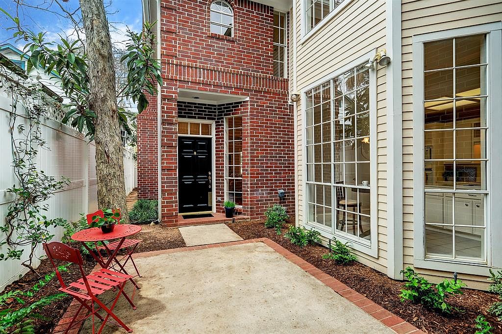 2304 W Main St, Houston, TX 77098 | Zillow