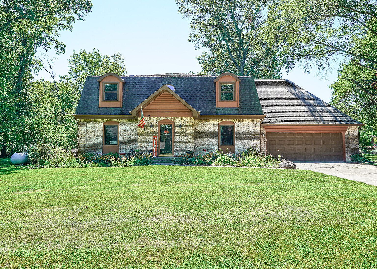 6823 W Byron Dr, Fountaintown, IN 46130 | Zillow