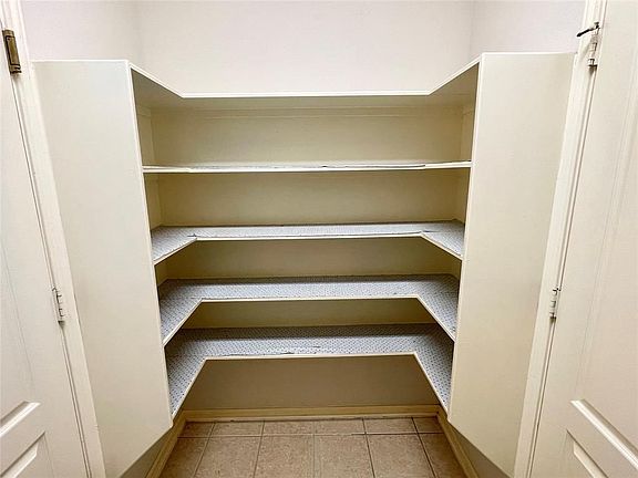 3651 Royal Royce Dr, Houston, TX 77042 | Zillow